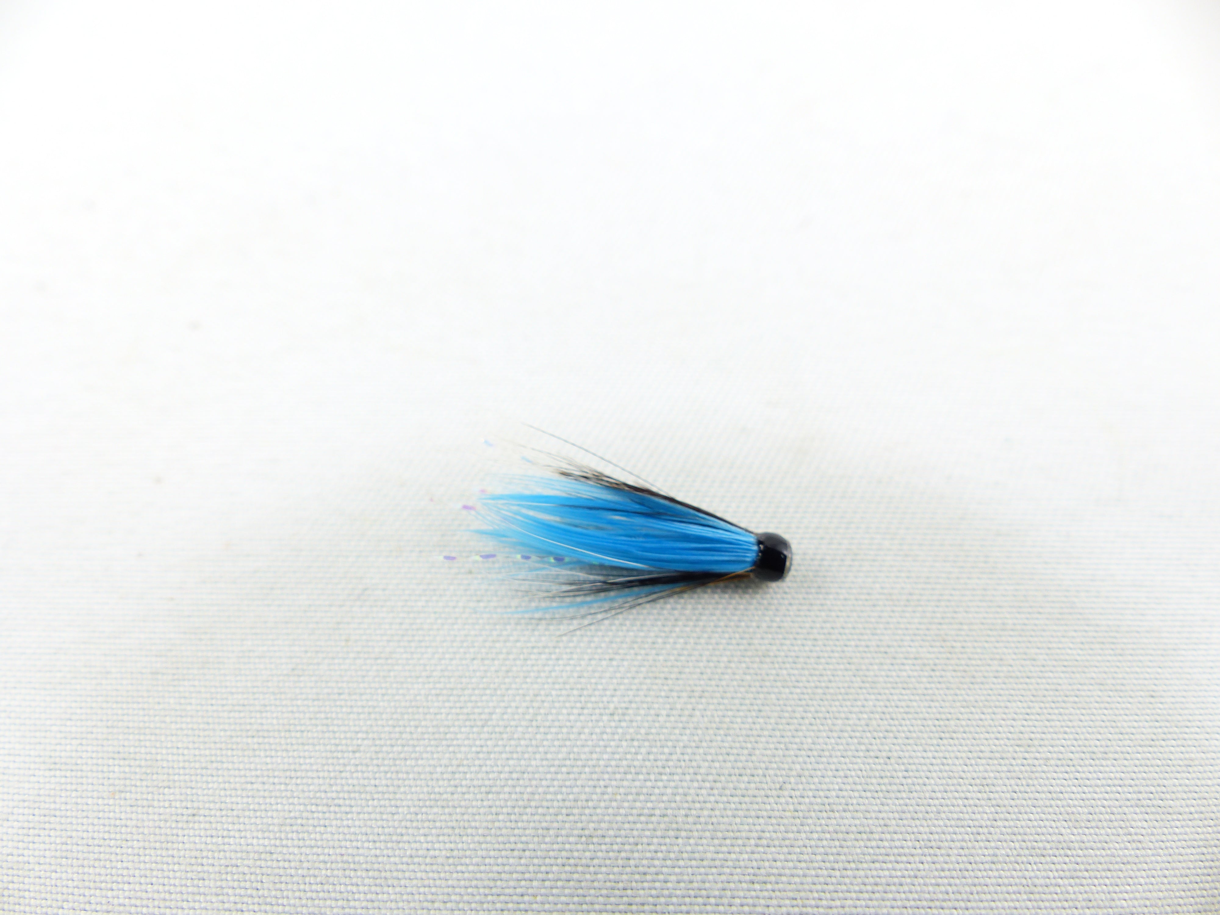 Blue Charm micro tube plastic – Mouche Expert